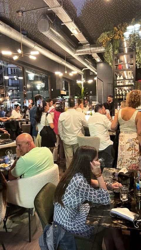 Código 23 - Cafe Restaurante Bar